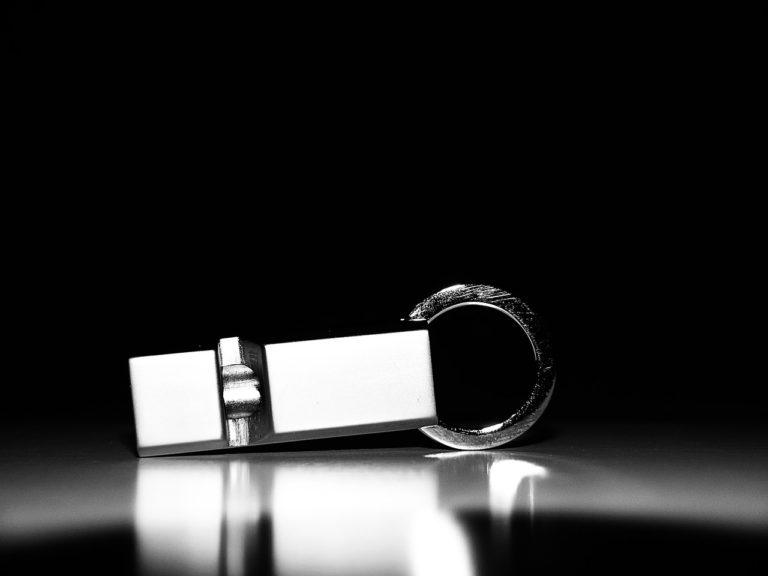 Cómo aprender a silbar fuerte con y sin dedos